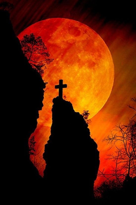 90 Charming Moonlight Photography Ideas and Tips [2020 Updated] - Greenorc