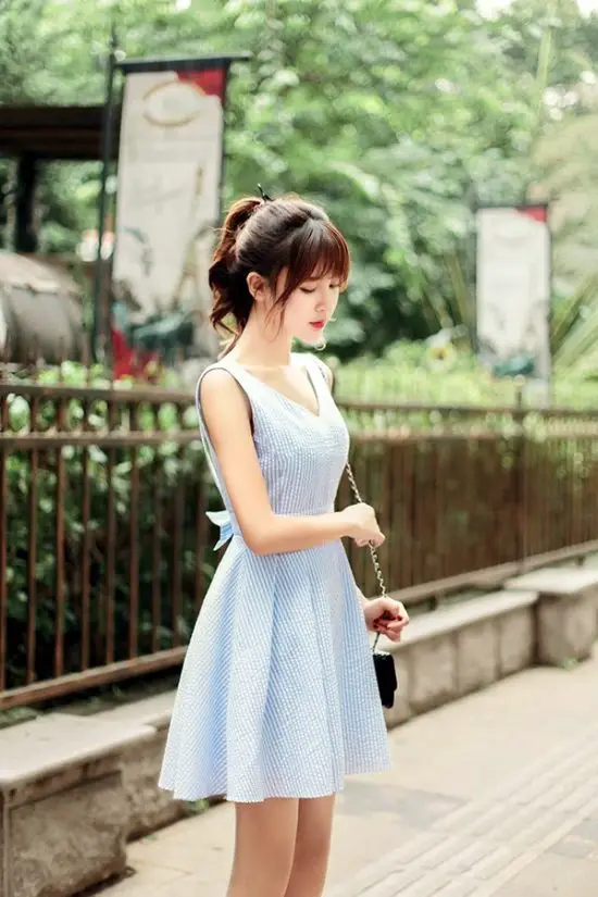 60 Sexy V-Neckline Outfit Ideas That Will Make You Look Slimmer - Greenorc