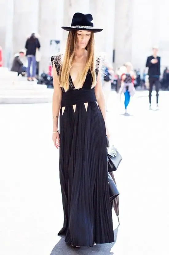 60 Sexy V-Neckline Outfit Ideas That Will Make You Look Slimmer - Greenorc
