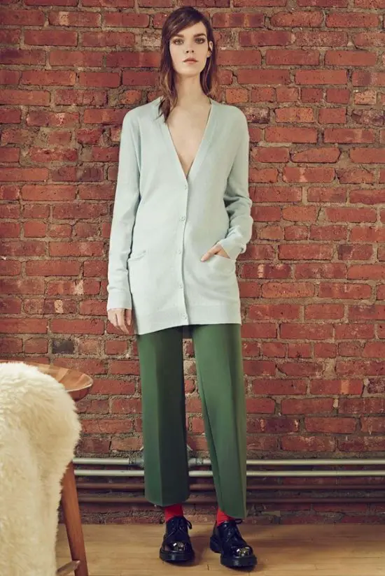 60 Sexy V-Neckline Outfit Ideas That Will Make You Look Slimmer - Greenorc