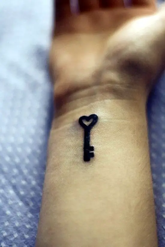 50 Lovely Key Tattoos for Girls - Greenorc