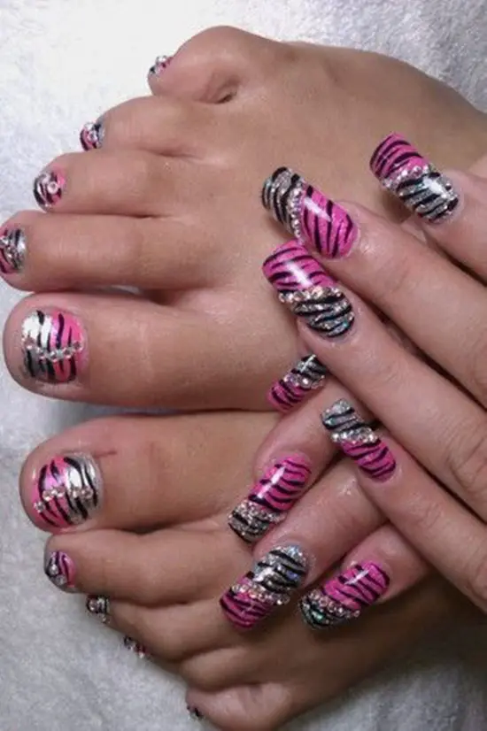 45 Glamorous Bling Nail Art Designs For 2017 - Greenorc