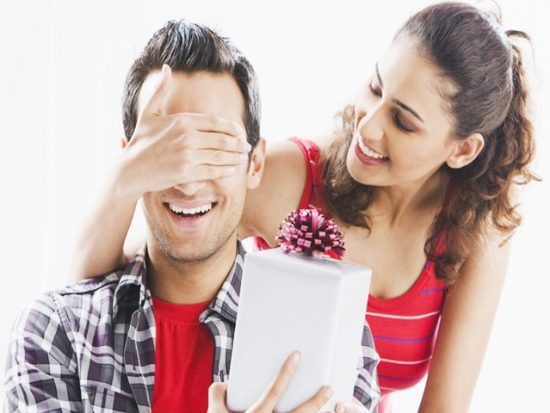 15 Romantic Valentine’s Day Gift Ideas For Him - Greenorc